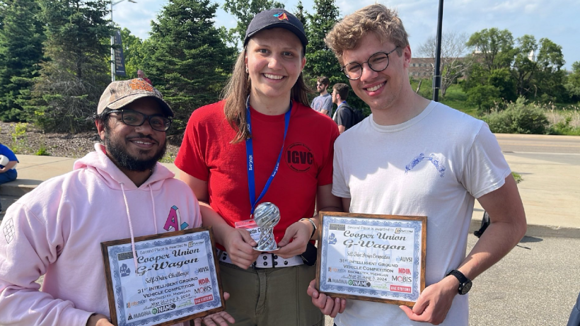 IGVC Team’s Design Receives Innovation Award at The Intelligent Ground ...